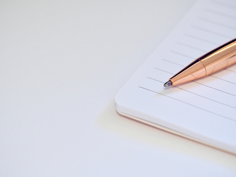 Let me seeの意味や答え方は？具体的なシーンや例文、類似表現を解説！ | EIKARA